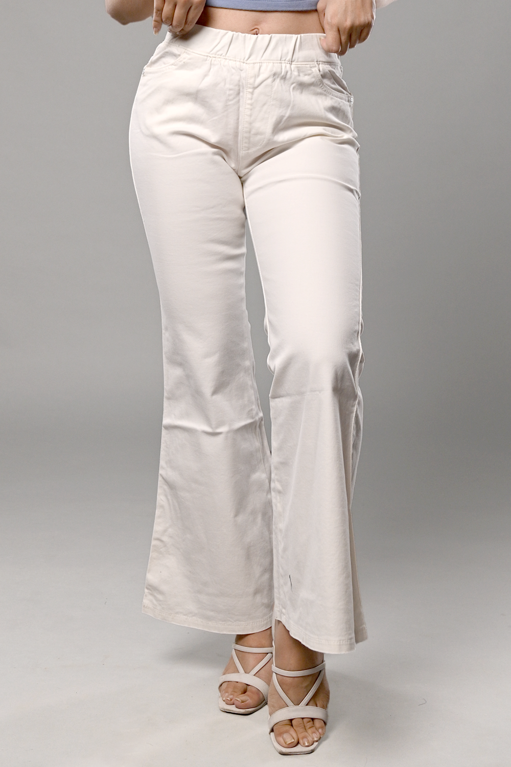 White bell bottom jeans store